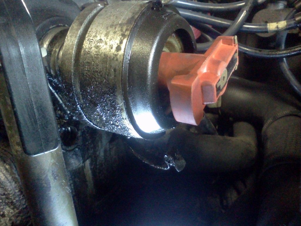 oil in the distributor cap | SaabCentral Forums